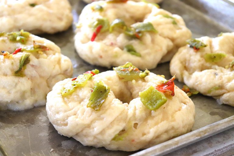Green Chile Cheese Bagel - New Mexican Foodie